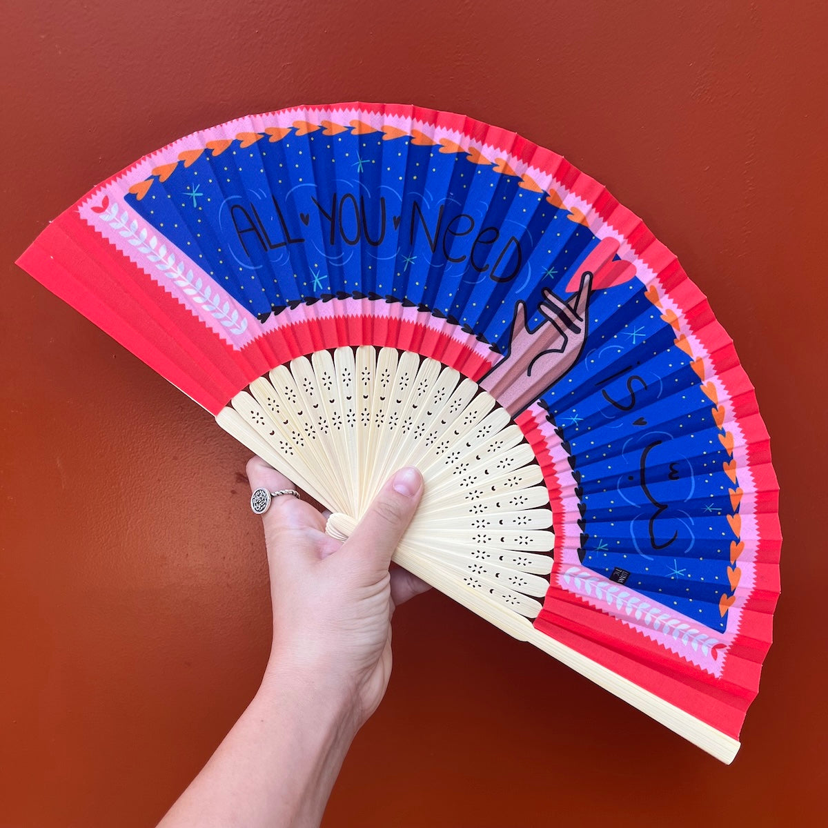 Hand Fan All You Need Is حب by Luanatic eventail مروحة