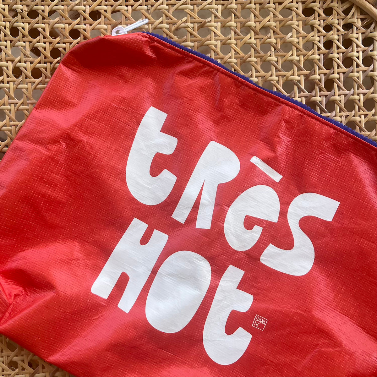 Très Hot Very Big Pouch by Luanatic trousse