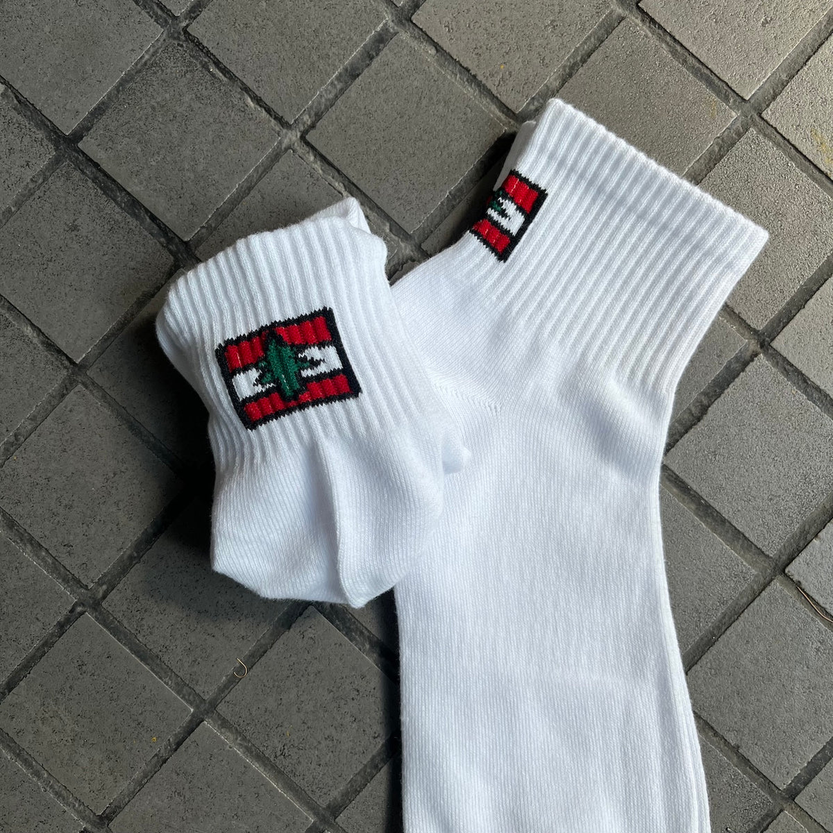 Socks Lebanon Flag in Arabic Luanatic chaussettes كلسات جوارب جرابات